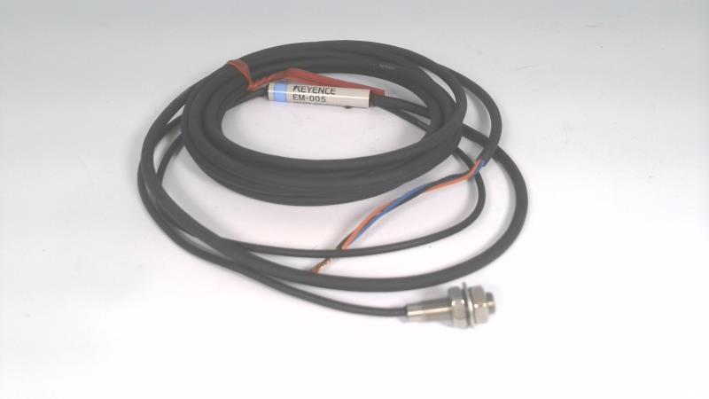 EM-005 Limit and Proximity Switches by KEYENCE CORP
