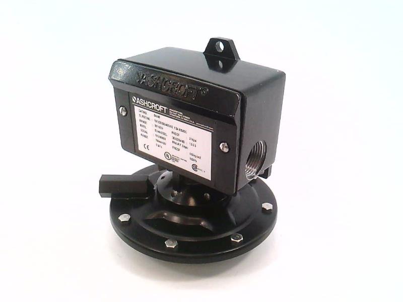 D424B-XC8-30IN-H2O - 15AMP - 125/250/480VAC by ASHCROFT