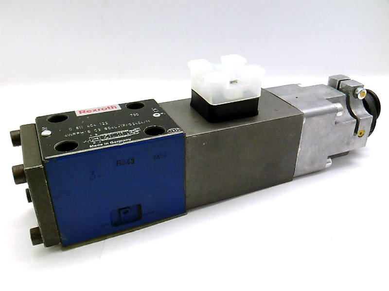 0811404122 Hydraulic Valves and Accessories by BOSCH