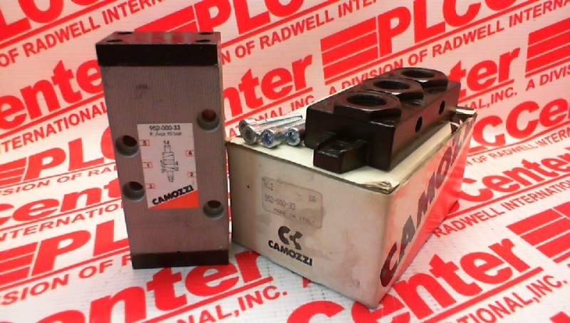 952-000-33 Pneumatic Manifolds and Valves by CAMOZZI